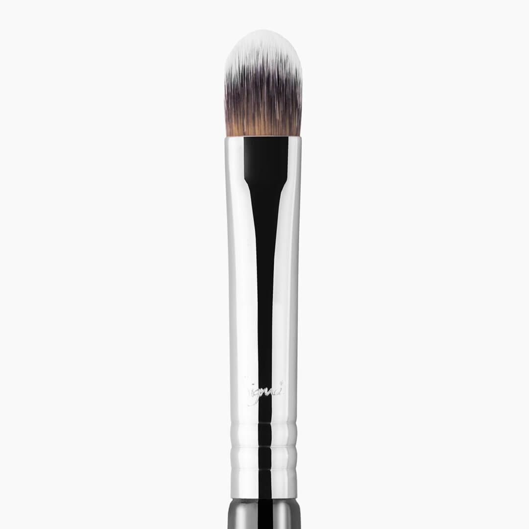 Sigma Beauty F70 Concealer Brush Online in UAE | Beauty On Wheels